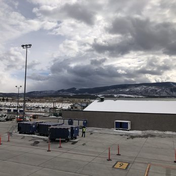 EAGLE COUNTY REGIONAL AIRPORT - EGE - Updated May 2024 - 105 Photos ...
