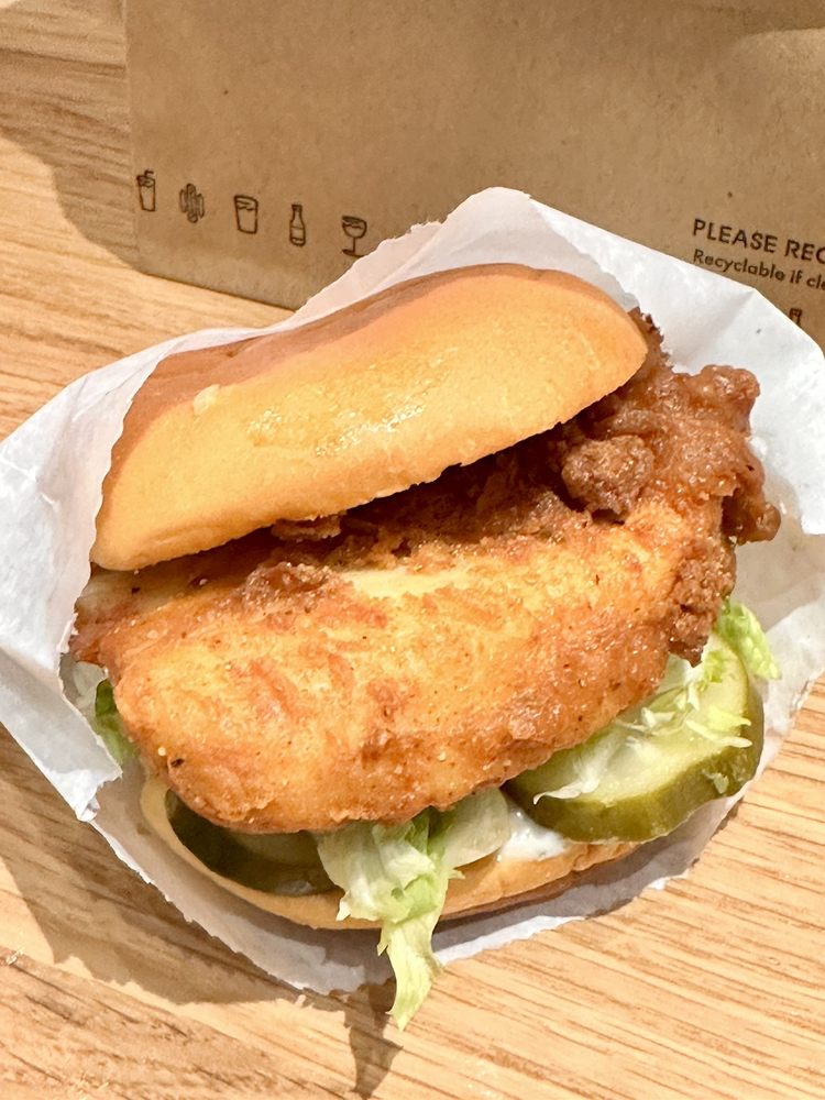 SHAKE SHACK - Updated July 2025 - 47 Photos & 28 Reviews - 240 Grand ...