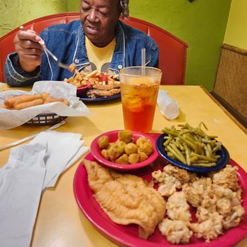 OASIS OYSTER BAR & GRILL - Updated October 2025 - 16 Reviews - 1370 ...