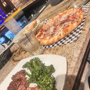 MOUSTOS PASTA GRILL - Updated December 2025 - 31 Photos & 17 Reviews ...