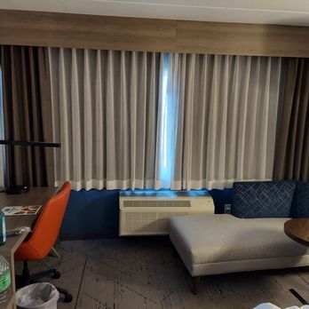 HOLIDAY INN EXPRESS FLAGSTAFF - Updated January 2026 - 138 Photos & 148 ...