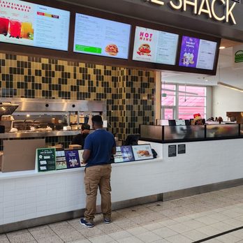 SHAKE SHACK WESTFIELD PLAZA BONITA - Updated October 2025 - 56 Photos ...