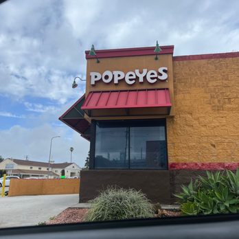 POPEYES LOUISIANA KITCHEN Updated February 2025 151 Photos 382 Reviews 3050 S La Brea Ave Los Angeles California Fast Food Restaurant Reviews Phone Number Menu Yelp