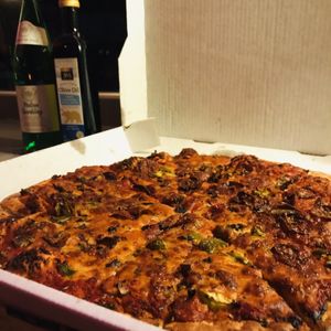 BACKROOM PIZZA - 50 Reviews - 605 Church St, Ann Arbor, Michigan ...
