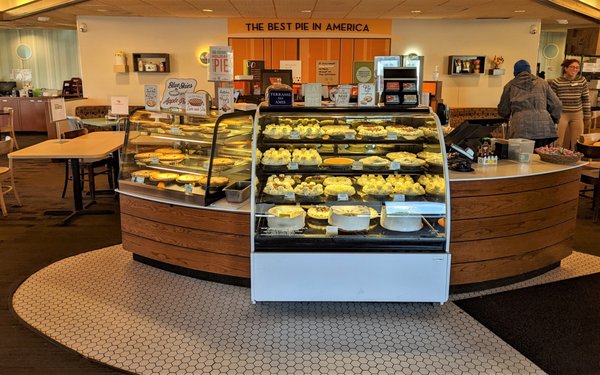 VILLAGE INN - Updated January 2026 - 690 Photos & 424 Reviews - 313 ...