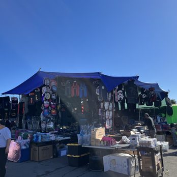 SPRING VALLEY SWAP MEET - Updated December 2025 - 440 Photos & 199 ...