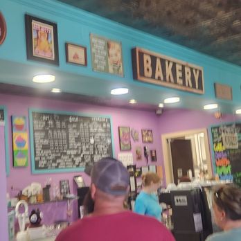 BUZZCATZ COFFEE & SWEETS - Updated July 2024 - 368 Photos & 246 Reviews ...