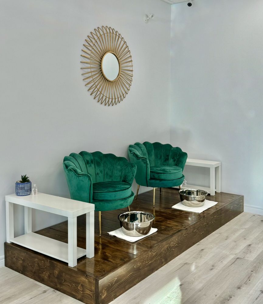 EMILY ESTHETICS - Updated July 2024 - Request an Appointment - 16 Front ...