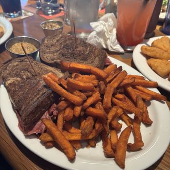 JJ MAHONEY’S - Updated October 2025 - 158 Photos & 319 Reviews - 8932 161st Ave NE, Redmond ...