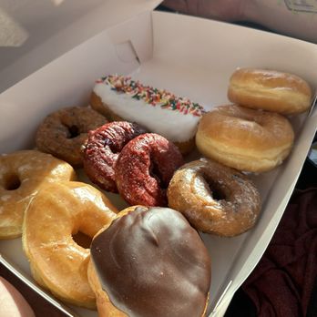 DONUT DRIVE-IN - Updated September 2025 - 281 Photos & 394 Reviews ...