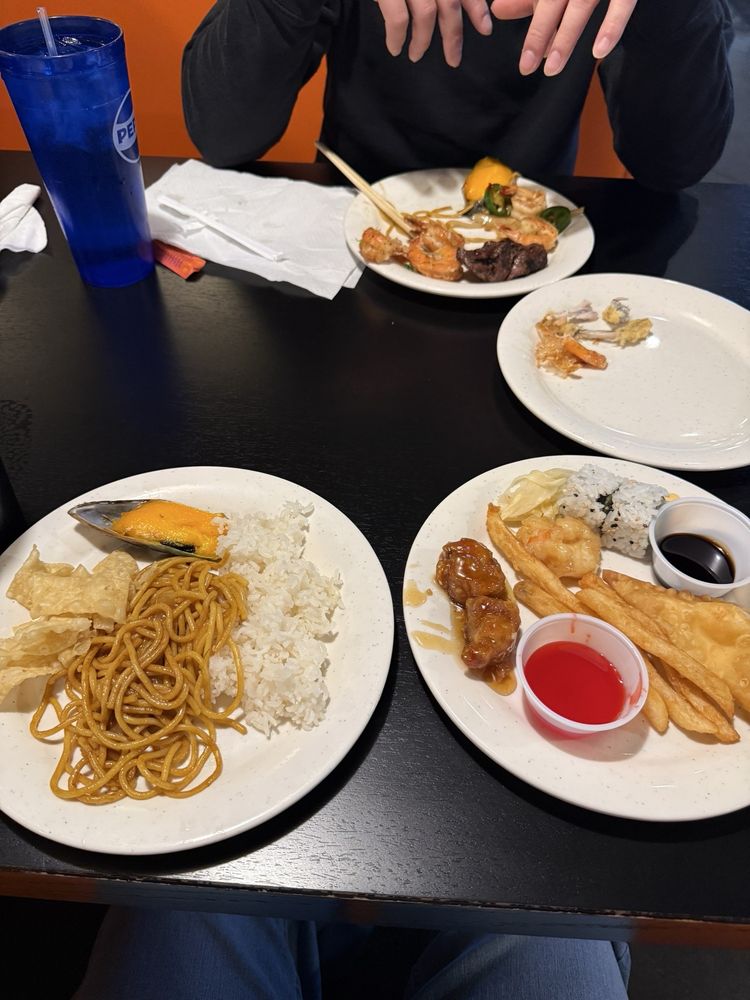 GOLDEN APPLE BUFFET - Updated December 2025 - 46 Photos & 57 Reviews ...