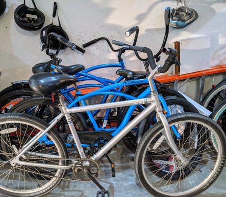 OCEAN WAVES GIFT SHOP & BIKE RENTALS - Updated October 2025 - 18 Photos ...