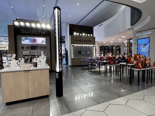 THE BOWERY BAY SHOPS - Updated January 2026 - 34 Photos - 1 Central ...