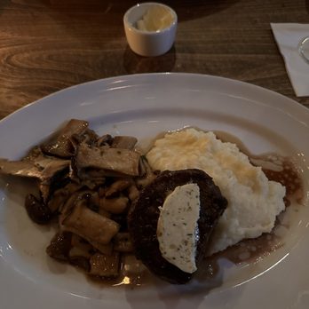 PRIME TABLE - 477 Photos & 463 Reviews - 357 Lincoln Ctr, Stockton ...