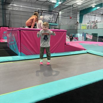 SHELL WE BOUNCE - Updated October 2025 - 85 Photos & 50 Reviews - 32295 ...