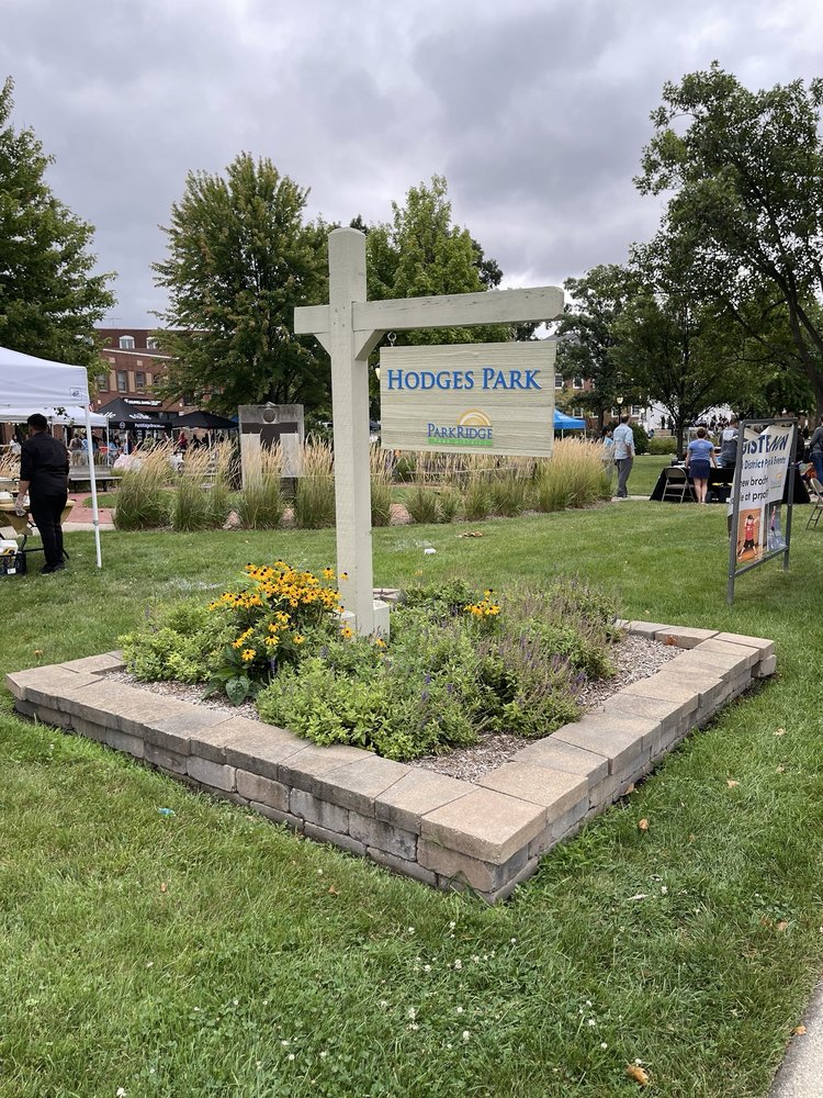 HODGES PARK - Updated December 2025 - 101 S Courtland Ave, Park Ridge ...