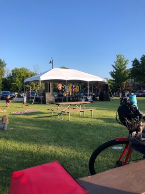 NEW BERLIN PUBLIC LIBRARY - Updated October 2025 - 30 Photos - 15105 ...