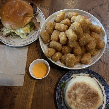 WAVY BURGERS - Updated June 2024 - 31 Photos & 16 Reviews - 127 E 8th ...