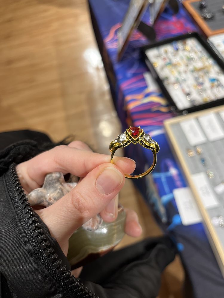 THE ENCHANTED CRYSTAL SHOP - Updated October 2025 - 200 Mall Circle Dr ...