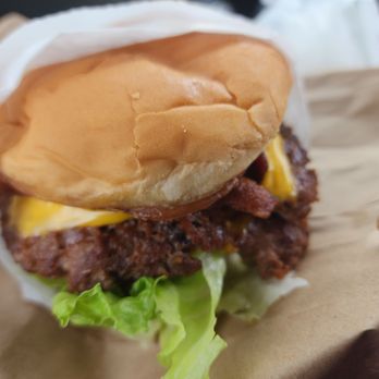 SESPE BURGER - Updated September 2025 - 64 Photos & 64 Reviews - 8252 ...