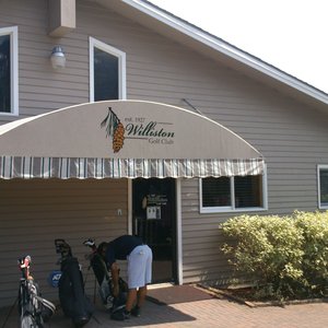 BACK NINE INDOOR GOLF LOUNGE - Updated April 2025 - 14 Photos - 1205 ...