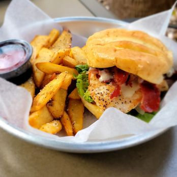SCULLY’S IRISH PUB & EATERY - Updated April 2026 - 51 Photos & 55 ...