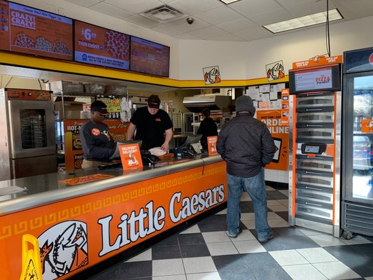 LITTLE CAESARS - Updated July 2025 - 37 Photos & 24 Reviews - 2394 ...
