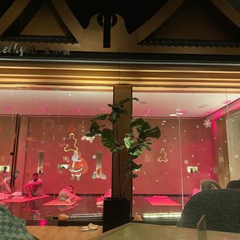 GO PLACE - Updated October 2025 - 710 Photos & 124 Reviews - 3275 ...