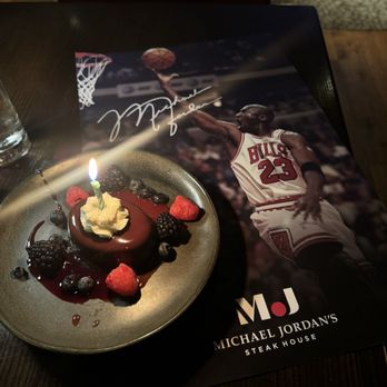 MICHAEL JORDAN’S STEAK HOUSE - CHICAGO - Updated December 2024 - 2791 ...