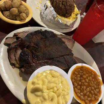 STRAIGHT OFF THE ROAD BBQ - Updated December 2025 - 49 Photos & 141 ...