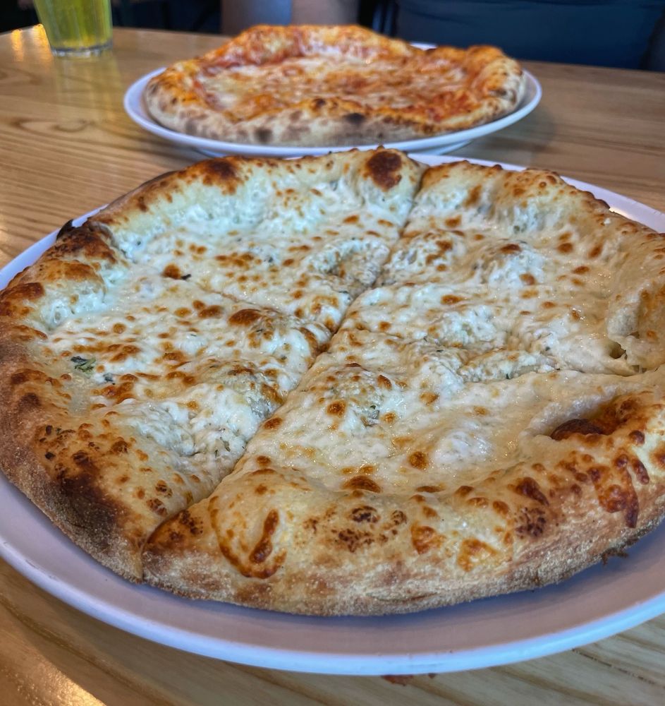 FLIPPERS PIZZERIA - Updated July 2024 - 12 Photos - 11830 Glass House ...