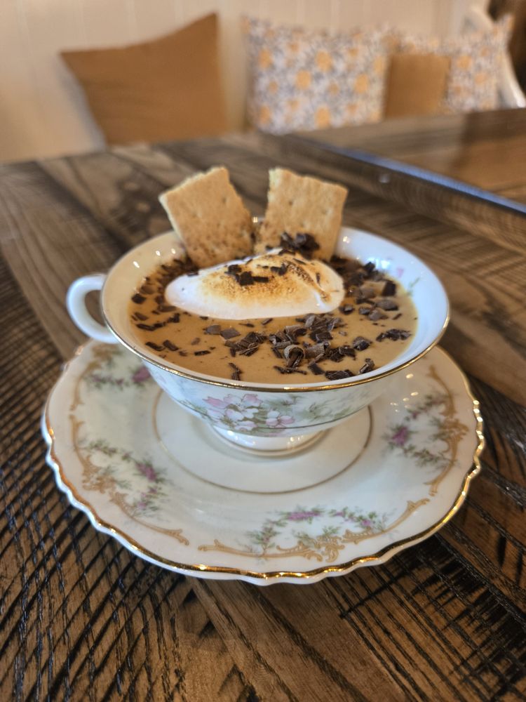 BETTY LOU’S - Updated December 2024 - 27 Photos - 33 Magothy Beach Rd ...