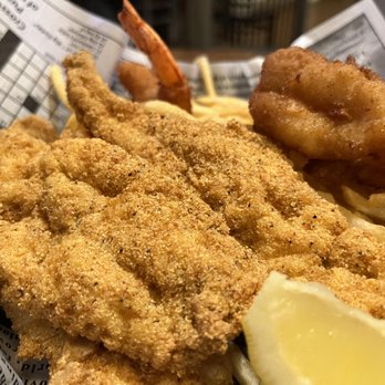 THE BRANCH NEIGHBORHOOD GRILL - Updated September 2024 - 165 Photos ...