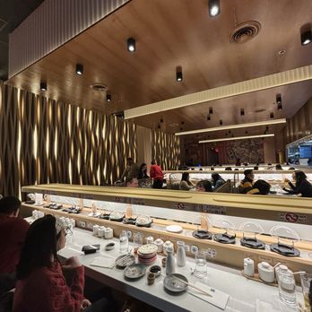 UZU REVOLVING SUSHI - Updated April 2025 - 526 Photos & 267 Reviews ...