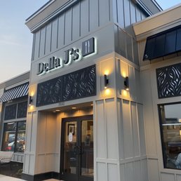 DELLA J’S DELECTABLES - Updated January 2026 - 1175 Photos & 983 ...