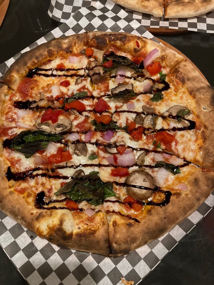 BROKEN TREE PIZZA - Updated December 2025 - 110 Photos & 131 Reviews ...