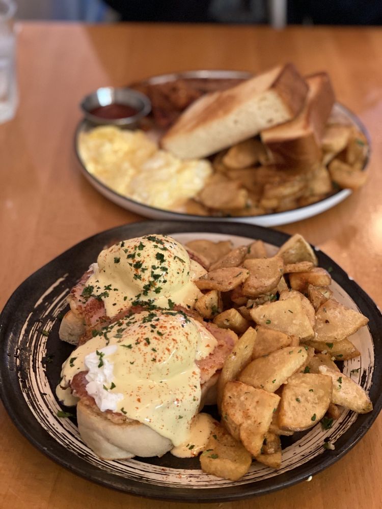 CHEF’S PLAYGROUND EATERY - 249 Photos & 96 Reviews - 170-12420 No.1 ...