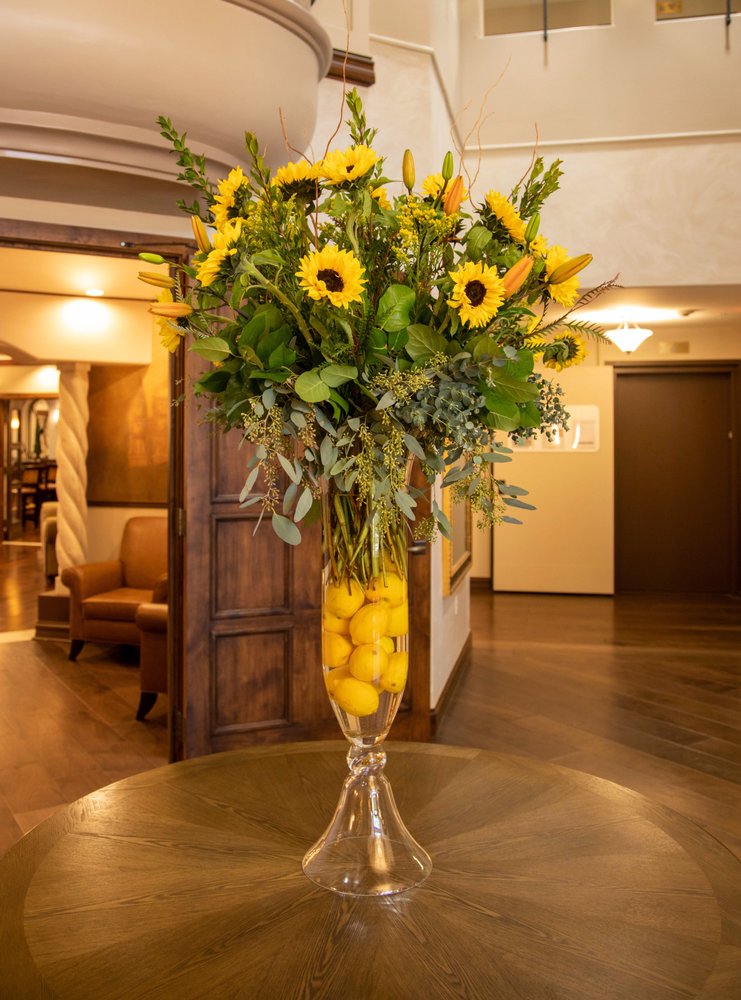 LE BOUQUET FLORIST - Updated December 2025 - 110 Photos & 73 Reviews ...