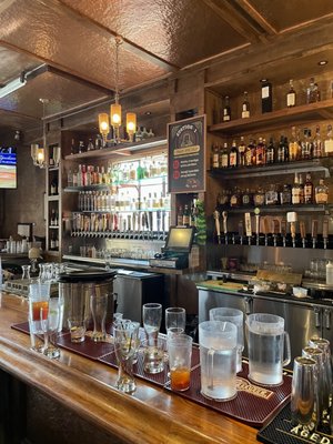 BURGERS AND BREW - Updated December 2025 - 774 Photos & 634 Reviews ...