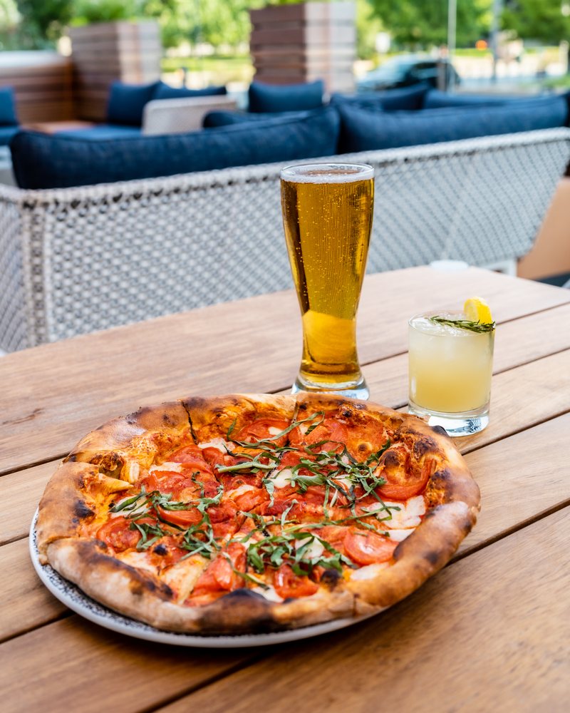 TEN HANDS SOCIAL BAR & EATERY - Updated March 2025 - 144 Photos & 32 ...