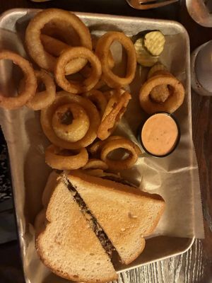 THE MANHATTAN SALOON - Updated January 2026 - 29 Photos & 31 Reviews ...