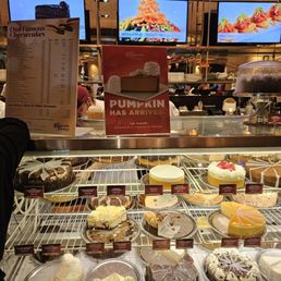 THE CHEESECAKE FACTORY - Updated January 2026 - 882 Photos & 604 ...