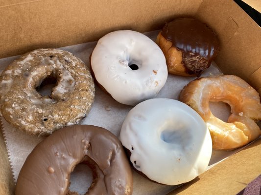 SUZY JO DONUTS - 21 Photos & 27 Reviews - 205 Germantown Pike, East ...