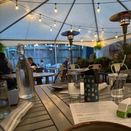 THE WHITE BULL - Updated December 2025 - 1042 Photos & 484 Reviews ...