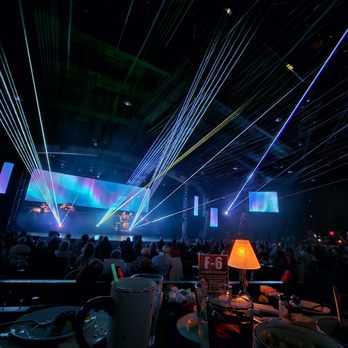 CHRISTMAS IN THE DELLS DINNER SHOW - Updated January 2026 - 37 Photos ...