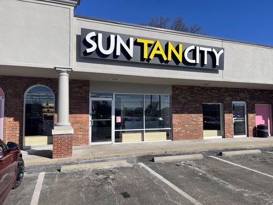 SUN TAN CITY - Updated December 2025 - 19 Photos & 24 Reviews - 4129 ...