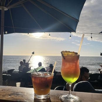 ON THE ROCKS - Updated March 2025 - 1986 Photos & 1882 Reviews - 75 ...