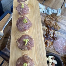 TOPSIDE AT THE BEACON - Updated July 2025 - 165 Photos & 123 Reviews ...