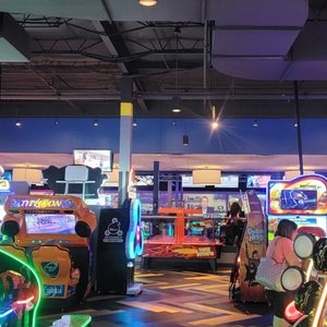 MAIN EVENT COLUMBIA - 191 Photos & 271 Reviews - 10300 Little Patuxent ...