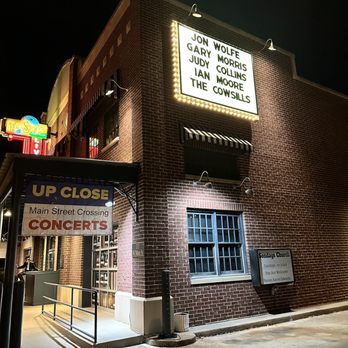 MAIN STREET CROSSING - Updated July 2025 - 75 Photos & 94 Reviews - 111 ...